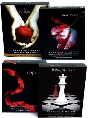 Summary of 'The Twilight Saga' by Stephenie Meyer: A Detailed Synopsis